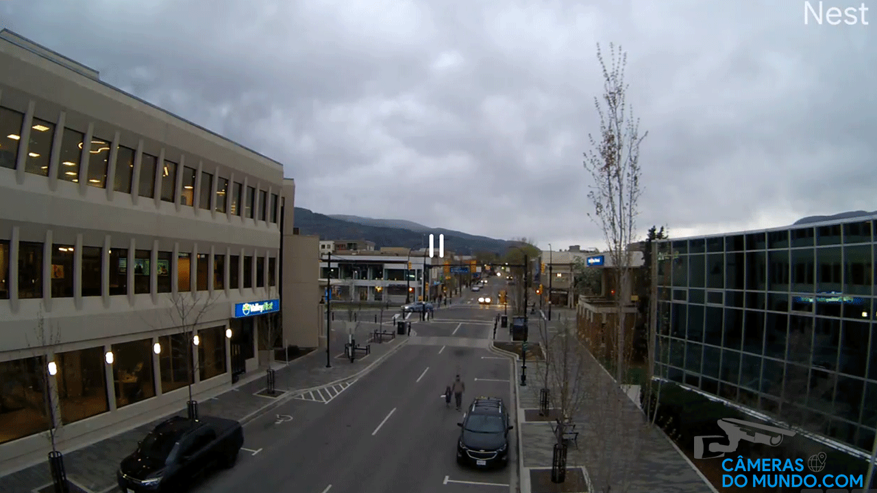 Live Cam Penticton Visitor Centre - Main Street Market South View